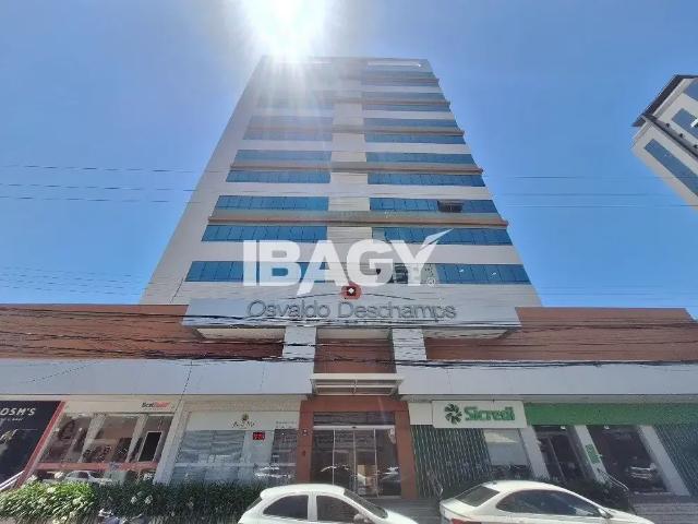 Conj. Comercial / Sala para Locação em São José/SC Kobrasol