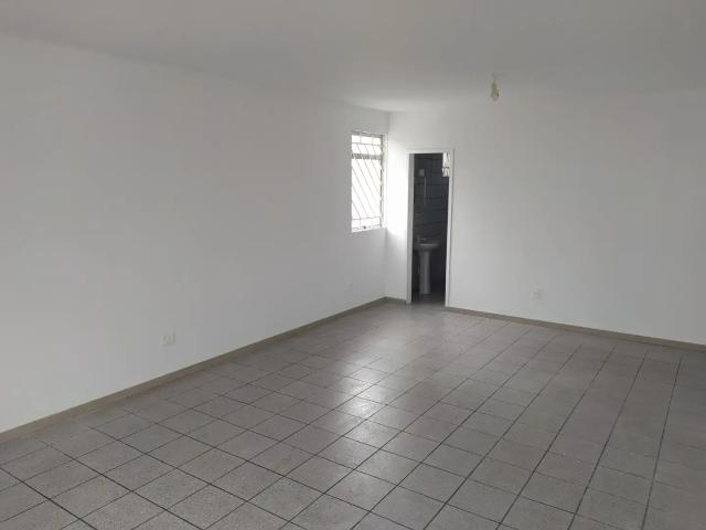 Conj. Comercial / Sala para Locação em São José/SC Kobrasol