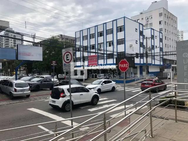 Conj. Comercial / Sala para Locação em São José/SC Kobrasol