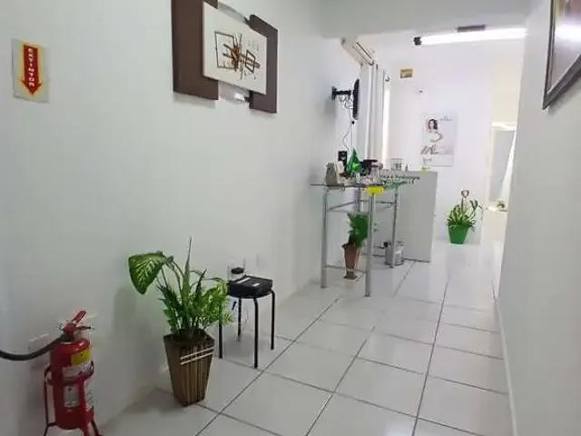 Conj. Comercial / Sala para Locação em São José/SC Kobrasol