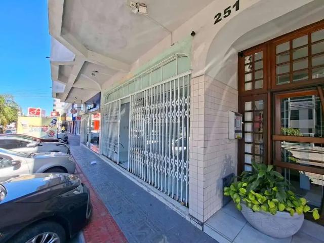 Conj. Comercial / Sala para Locação em São José/SC Kobrasol