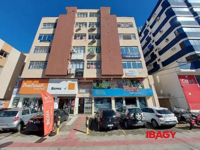 Conj. Comercial / Sala para Locação em São José/SC Kobrasol