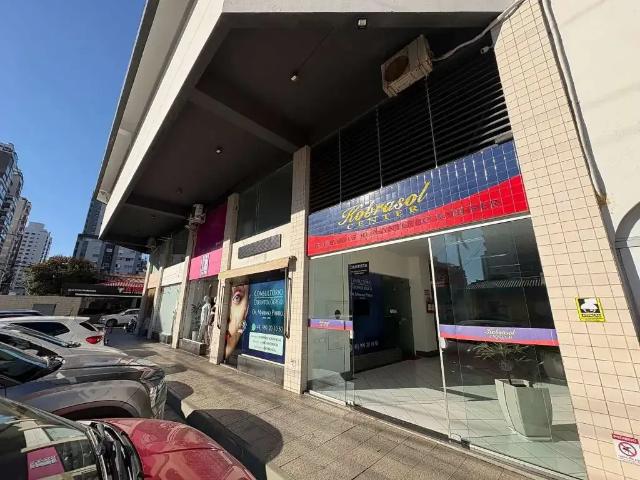 Conj. Comercial / Sala para Locação em São José/SC Kobrasol