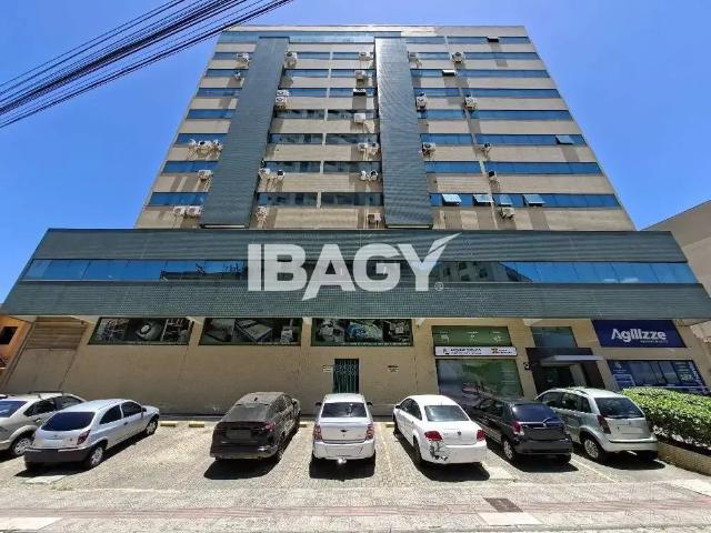 Conj. Comercial / Sala para Locação em São José/SC Kobrasol