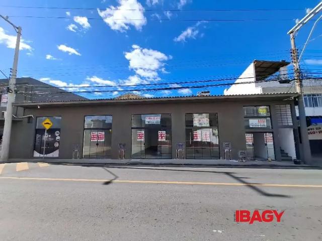 Conj. Comercial / Sala para Locação em São José/SC Ipiranga