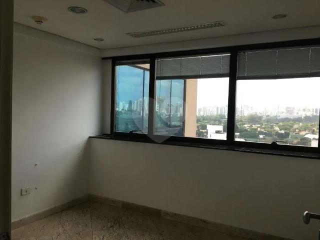 Conj. Comercial / Sala para Locação em São Paulo/SP Moema