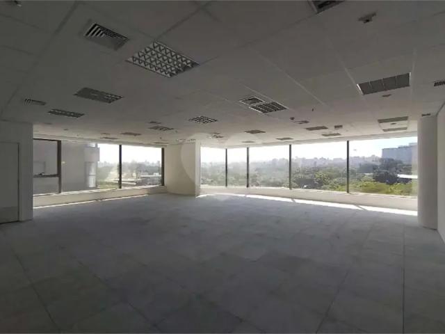 Conj. Comercial / Sala para Locação em São Paulo/SP Moema