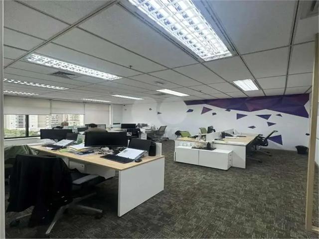 Conj. Comercial / Sala para Locação em São Paulo/SP Moema