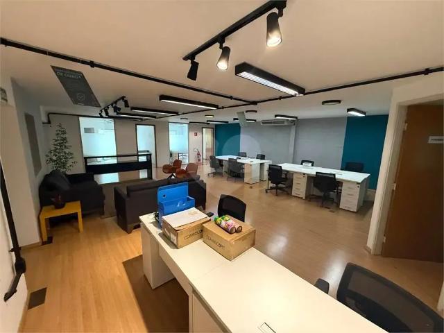 Conj. Comercial / Sala para Locação em São Paulo/SP Morumbi