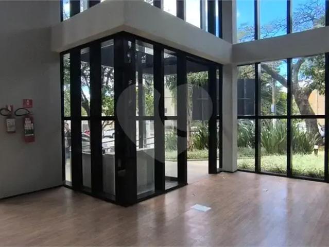 Conj. Comercial / Sala para Locação em São Paulo/SP Barra Funda