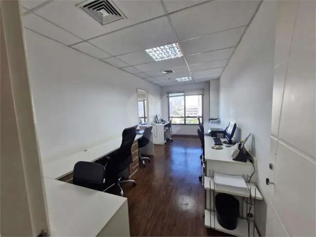 Conj. Comercial / Sala para Locação em São Paulo/SP Barra Funda