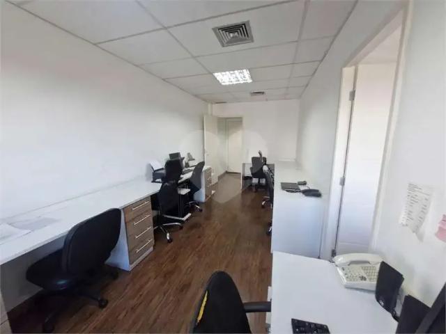 Conj. Comercial / Sala para Locação em São Paulo/SP Barra Funda