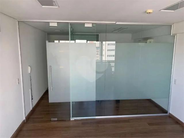 Conj. Comercial / Sala para Locação em São Paulo/SP Barra Funda