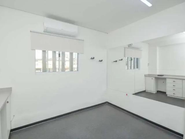 Conj. Comercial / Sala para Locação em São Paulo/SP Canindé