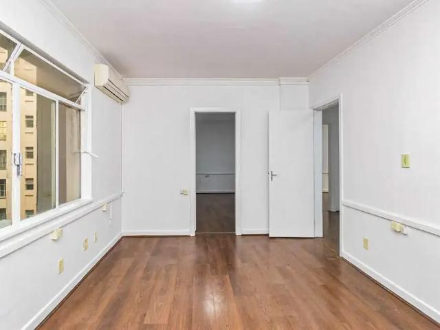 Conj. Comercial / Sala para Locação em São Paulo/SP Centro