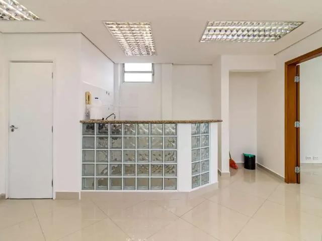 Conj. Comercial / Sala para Locação em São Paulo/SP Centro