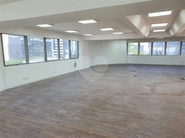 Conj. Comercial / Sala para Locação em São Paulo/SP Cidade Monções
