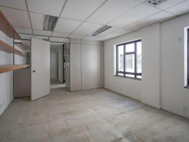 Conj. Comercial / Sala para Locação em São Paulo/SP Consolação