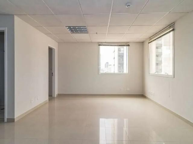 Conj. Comercial / Sala para Locação em São Paulo/SP Consolação