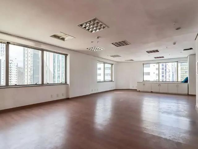 Conj. Comercial / Sala para Locação em São Paulo/SP Itaim Bibi