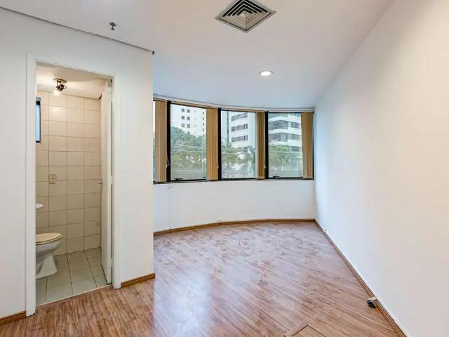 Conj. Comercial / Sala para Locação em São Paulo/SP Indianópolis