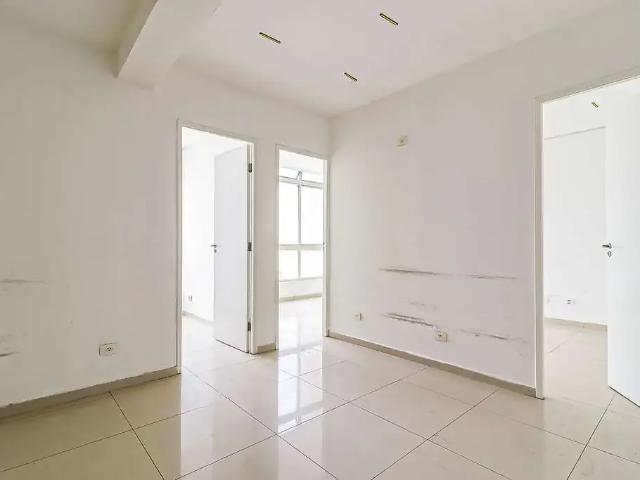 Conj. Comercial / Sala para Locação em São Paulo/SP Liberdade