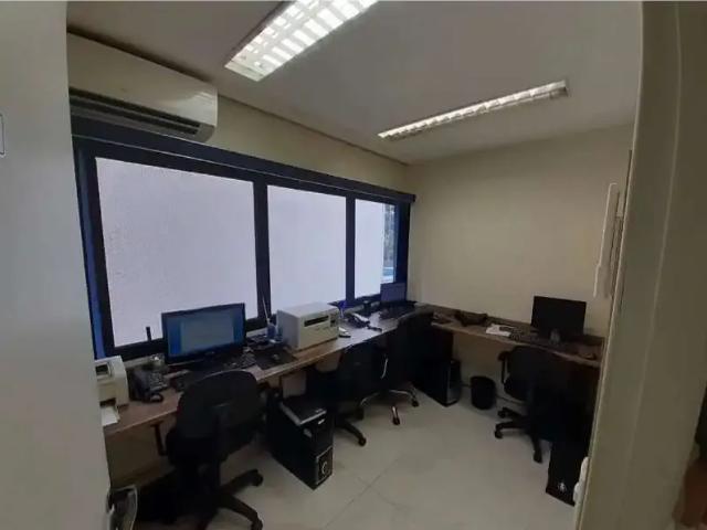 Conj. Comercial / Sala para Locação em São Paulo/SP Liberdade
