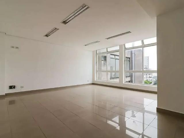 Conj. Comercial / Sala para Locação em São Paulo/SP Liberdade