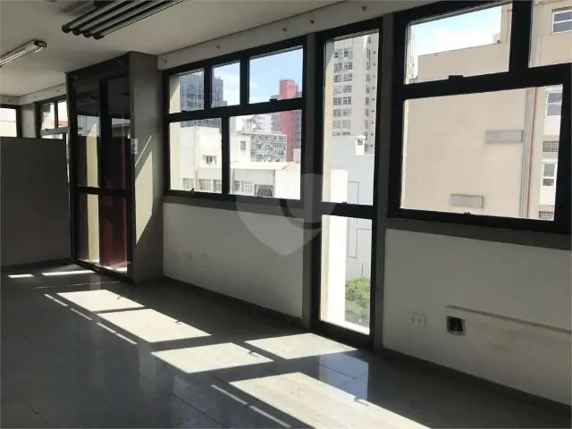 Conj. Comercial / Sala para Locação em São Paulo/SP Paraíso