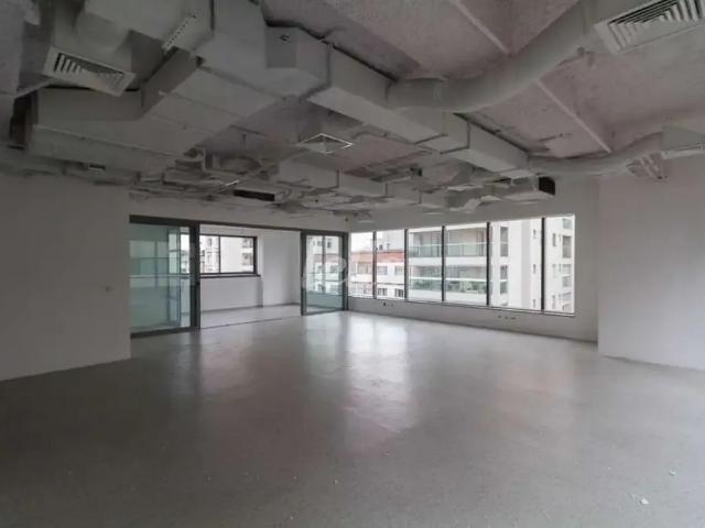 Conj. Comercial / Sala para Locação em São Paulo/SP Paraíso