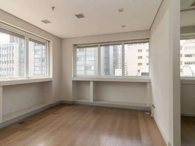 Conj. Comercial / Sala para Locação em São Paulo/SP Paraíso