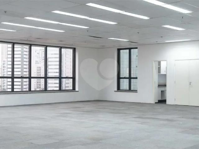 Conj. Comercial / Sala para Locação em São Paulo/SP Paraíso