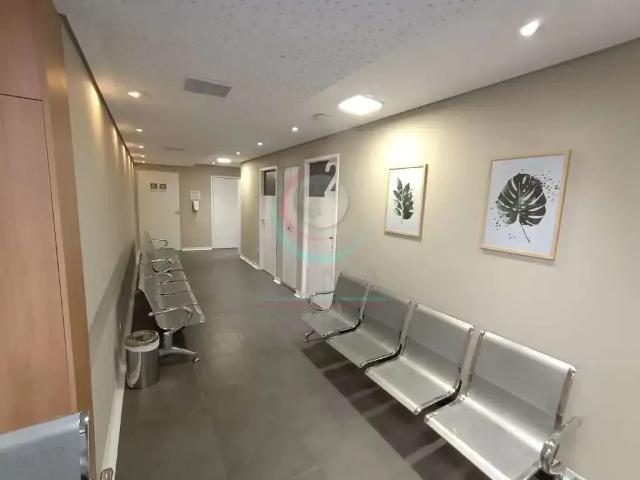 Conj. Comercial / Sala para Locação em São Paulo/SP República