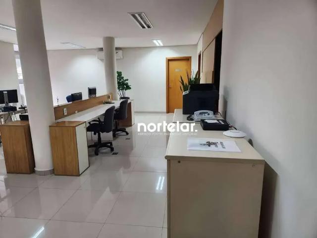 Conj. Comercial / Sala para Locação em São Paulo/SP República