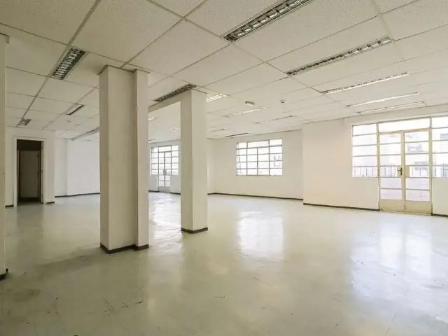 Conj. Comercial / Sala para Locação em São Paulo/SP República