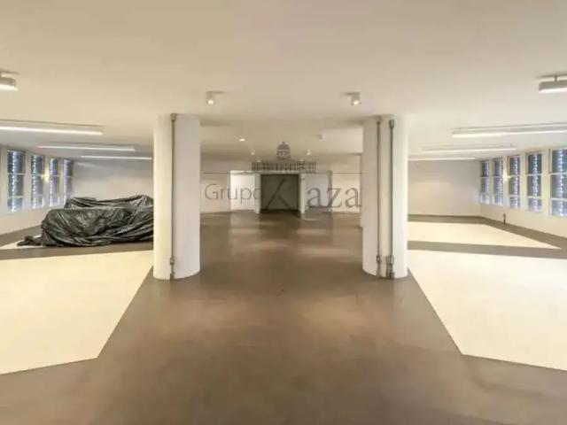 Conj. Comercial / Sala para Locação em São Paulo/SP República