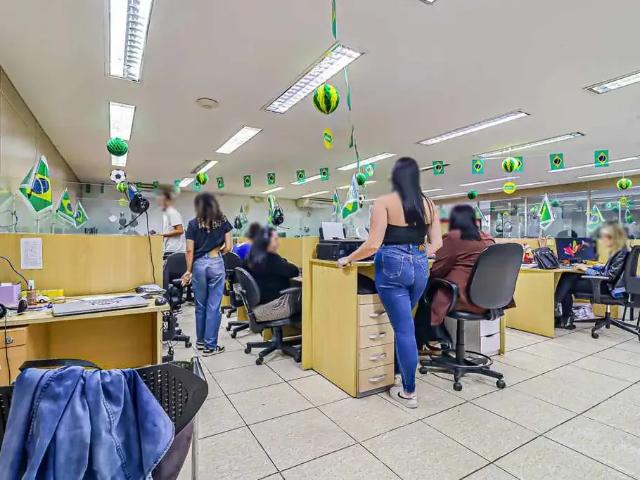 Conj. Comercial / Sala para Locação em São Paulo/SP República