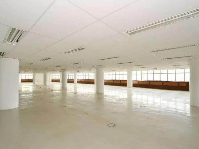Conj. Comercial / Sala para Locação em São Paulo/SP República