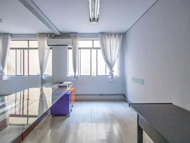 Conj. Comercial / Sala para Locação em São Paulo/SP República