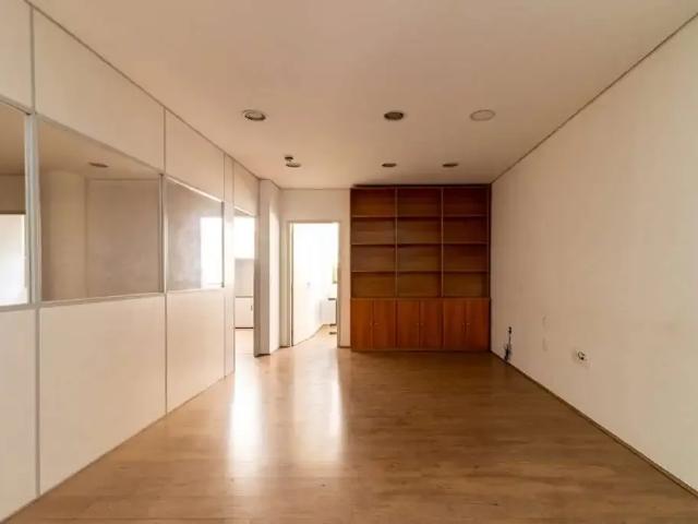Conj. Comercial / Sala para Locação em São Paulo/SP República