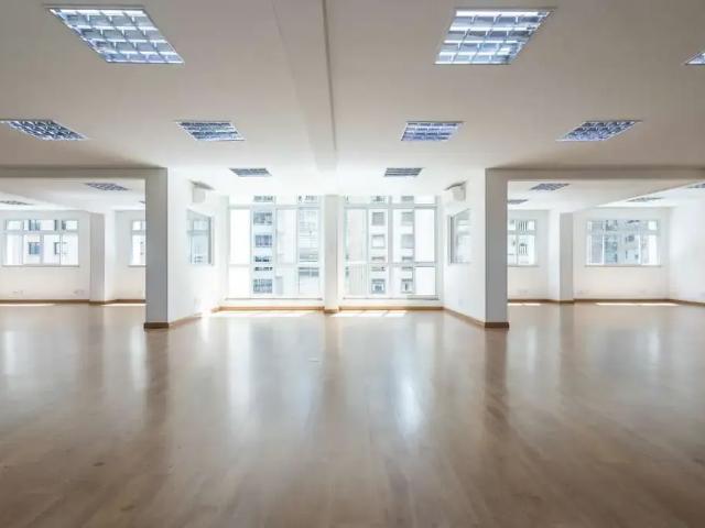 Conj. Comercial / Sala para Locação em São Paulo/SP República