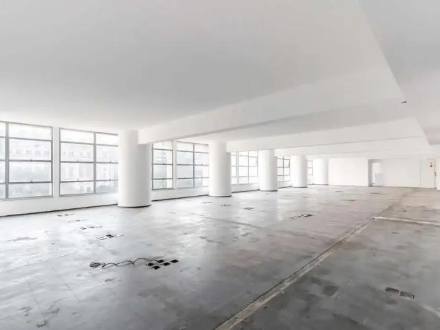 Conj. Comercial / Sala para Locação em São Paulo/SP República