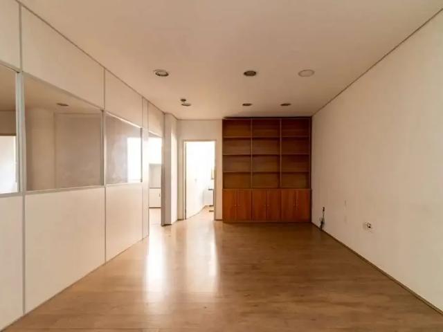 Conj. Comercial / Sala para Locação em São Paulo/SP República