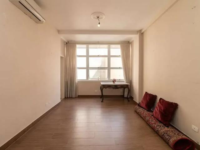 Conj. Comercial / Sala para Locação em São Paulo/SP República
