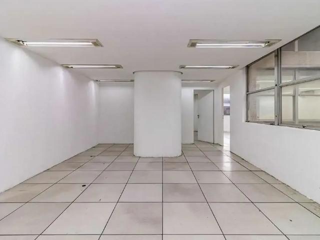 Conj. Comercial / Sala para Locação em São Paulo/SP República