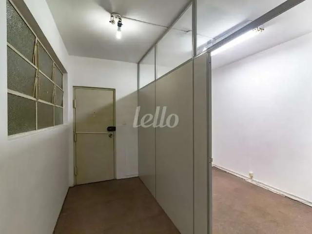 Conj. Comercial / Sala para Locação em São Paulo/SP República