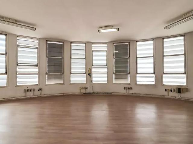 Conj. Comercial / Sala para Locação em São Paulo/SP República