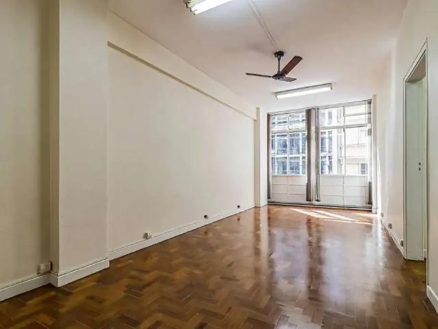 Conj. Comercial / Sala para Locação em São Paulo/SP República