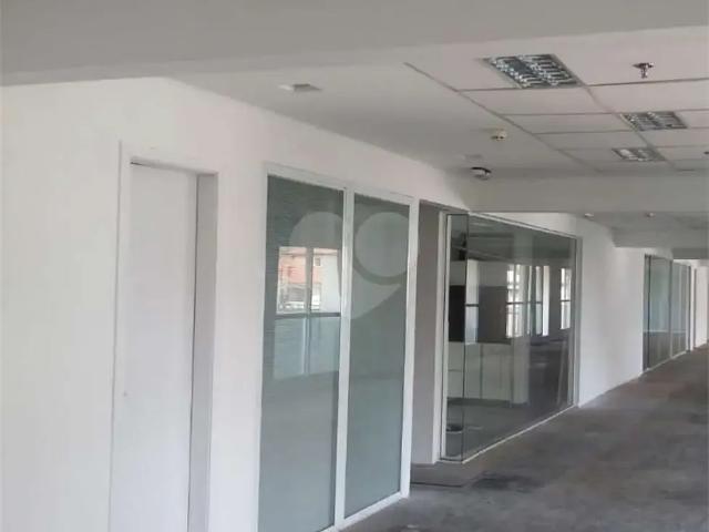 Conj. Comercial / Sala para Locação em São Paulo/SP Santana