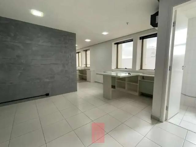 Conj. Comercial / Sala para Locação em São Paulo/SP Santana